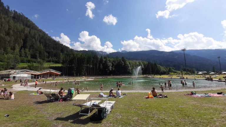 Al biolago di Predazzo, piscina naturale - Il Trentino dei Bambini